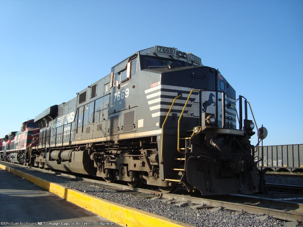 Norfolk Southern 7669